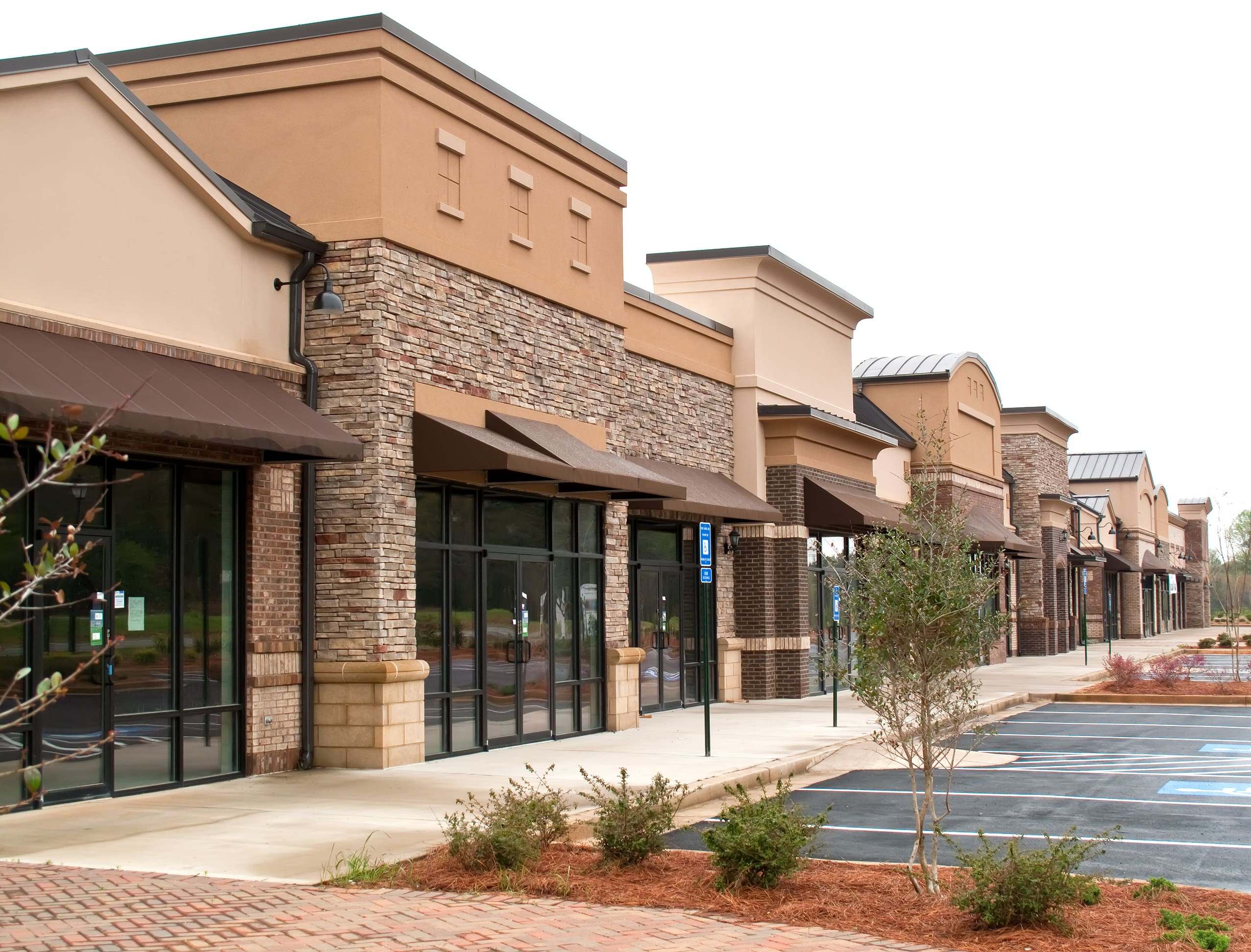 Shopping Center Landscape Maintenance Alpharetta GA | Michaelangelo’s